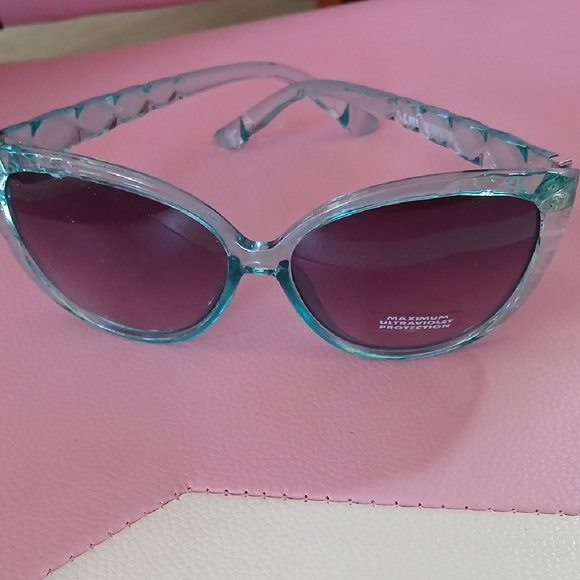 lri Metropolitan | Accessories | Lri Metropolitan Sky Blue Sunglasses ...